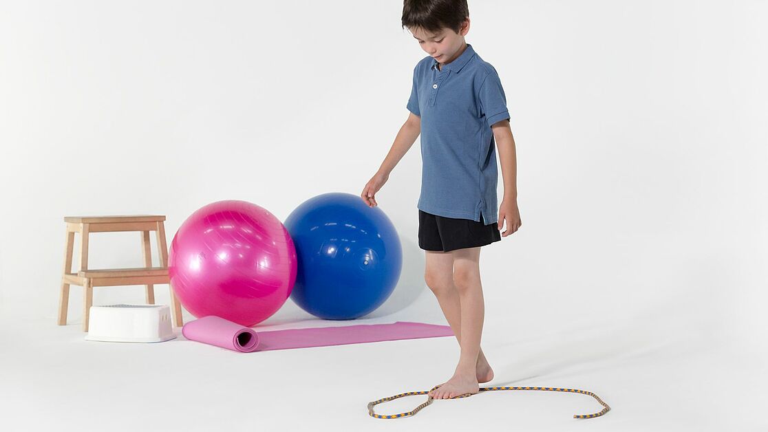 Foot exercises for children: Exercises for foot malpositions | medi