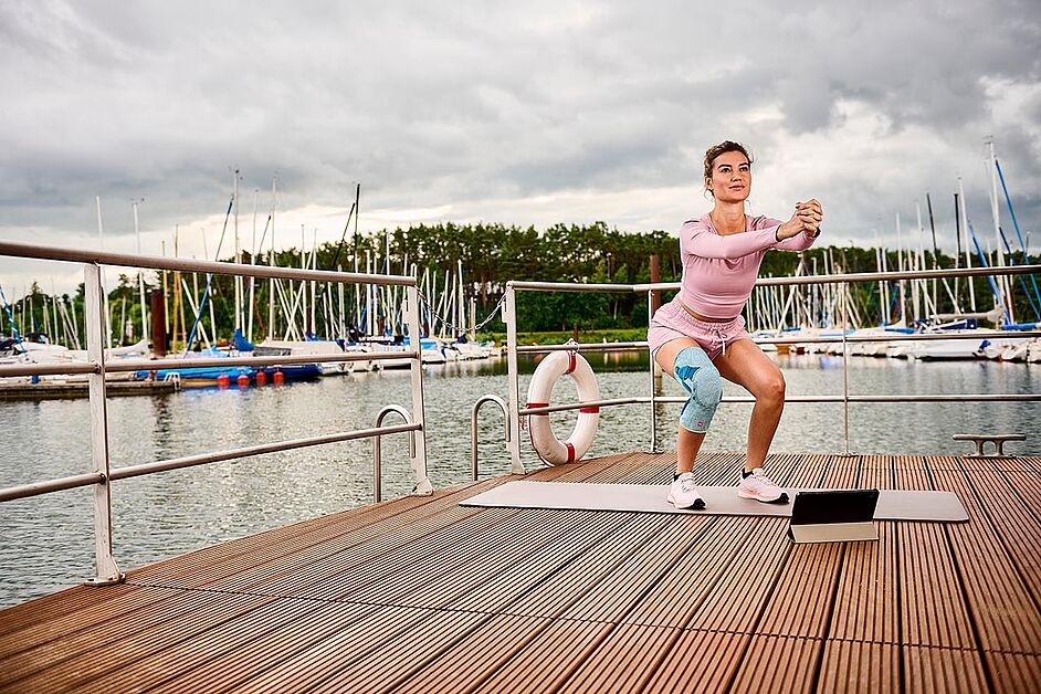 Exercises for patellofemoral pain syndrome (PFPS) | medi